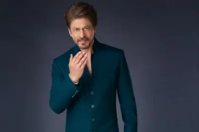 Ten-year-old Shah Rukh Khan served samosas at National School of Drama ...