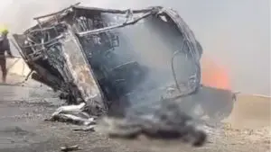 At least 21 killed in Iraq bus crash; identification process undwerway ...