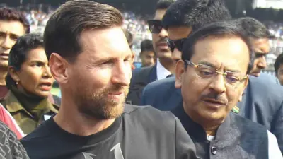 অরূপ বিশ্বাস কি মেসির বাল্যবন্ধু? তাঁর এত কাছে গেলেন কেন? প্রশ্ন তুলল ...