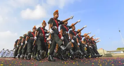 Major uniform overhaul as Army drops colonial traditions | Dailyhunt