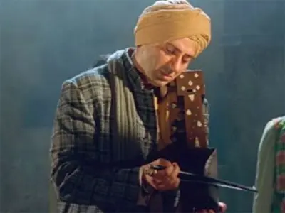Sunny Deol celebrates 25 years of 'Gadar: Ek Prem Katha' | Dailyhunt