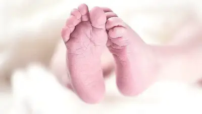 Karnataka: Falling coconut fatally injures baby in mother's arms ...