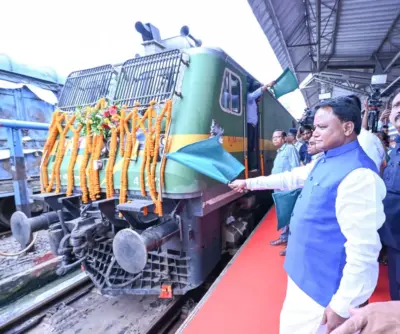 Odisha CM Flags Off Somnath Swabhiman Yatra; Special Train Carries 1100 ...