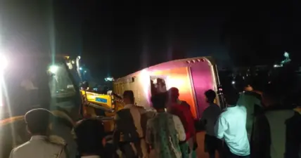 35 Injured As Bus Overturns After Collision With Car On NH-31 In Bihar ...