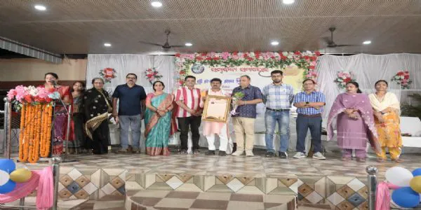 ଶିକ୍ଷା,ଶୃଙ୍ଖଳା ଓ ମାନବିକତା ର ପ୍ରତୀକ ନରେନ୍ଦ୍ର ମିଶ୍ରଙ୍କୁ ଭାବବିହ୍ୱଳ ବିଦାୟ ...