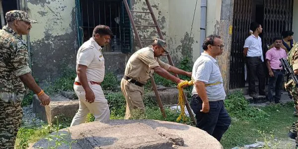 Former TMC MLAs Rabindranath Chatterjee and Debaprasad Bag Face Public ...