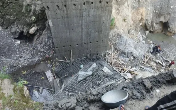 Woman Killed, 12 Labourers Injured As Under-Construction Culvert ...