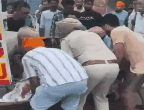 Two devotees killed, 14 injured as tempo traveller crashes into tipper ...