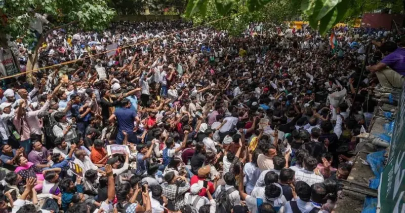 Abhijeet Dipke-Led Protest Sees Huge Turnout: Supporters List 5 Demands ...