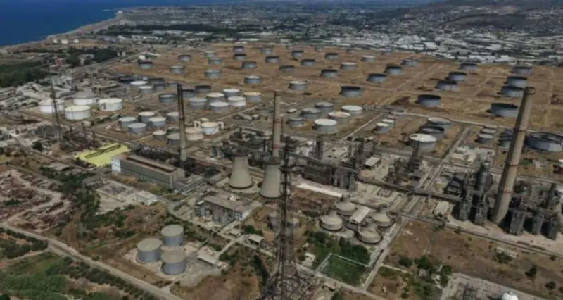 Crude oil prices near $100 a barrel | Dailyhunt