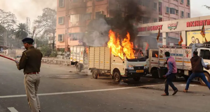 WB post-poll violence: OC, constable shot; tension grips state | Dailyhunt