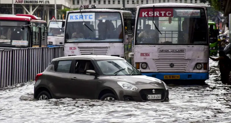 Keralam CM orders to quickly complete monsoon preparations | Dailyhunt