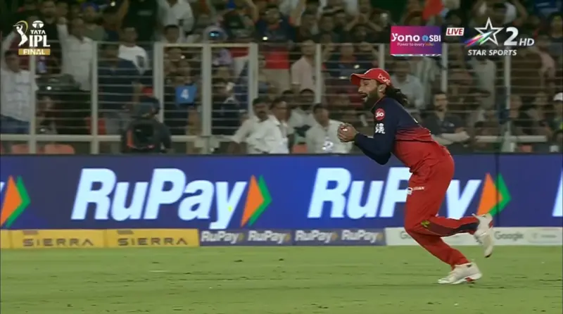 Watch: Rajat Patidar Takes Mindblowing Running Catch to Dismiss Shubman ...
