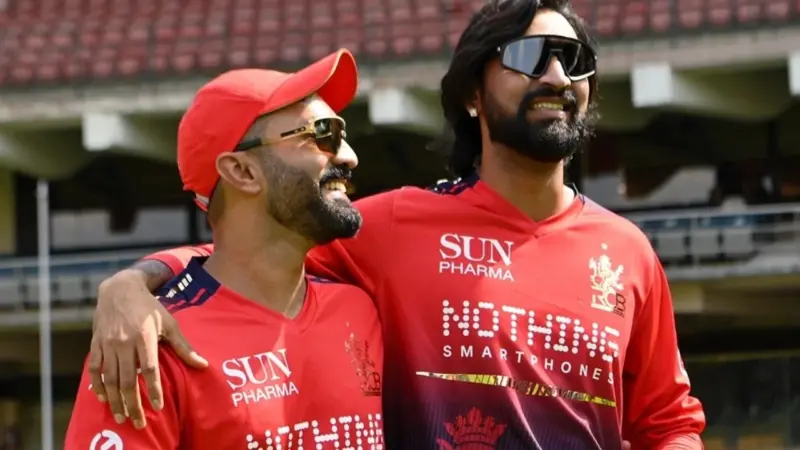 Krunal Pandya playfully taunts Dinesh Karthik after RCB coach forgets ...