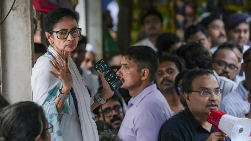 TMC heading for a split similar to ones in Maharashtra? | Dailyhunt
