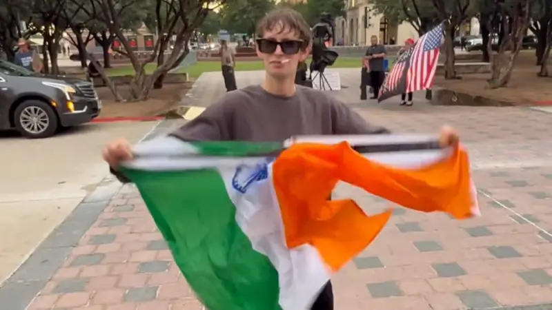'F*ck India!': Texas man tears Indian Flag as anti-immigration crowd ...