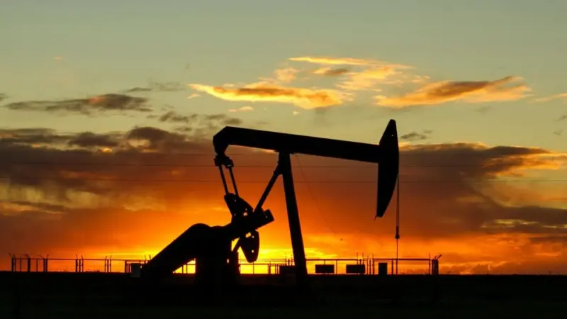 Crude oil prices fall 6% amid US-Iran peace deal hopes; MCX crude below ...