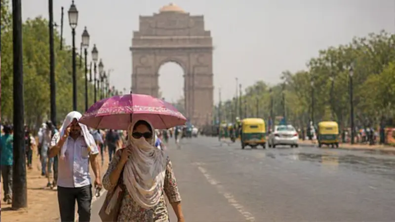 Delhi Sizzles At 45°C As Heatwave And Poor AQI Trigger Health Alert ...
