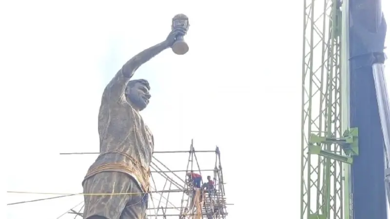 Messi Statue Kolkata: ভাঙা পড়বে মেসির স্ট্যাচু, শুরু প্রস্তুতি | Dailyhunt