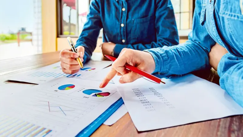 Financial stress management explained: 5 practical ways to reduce money ...