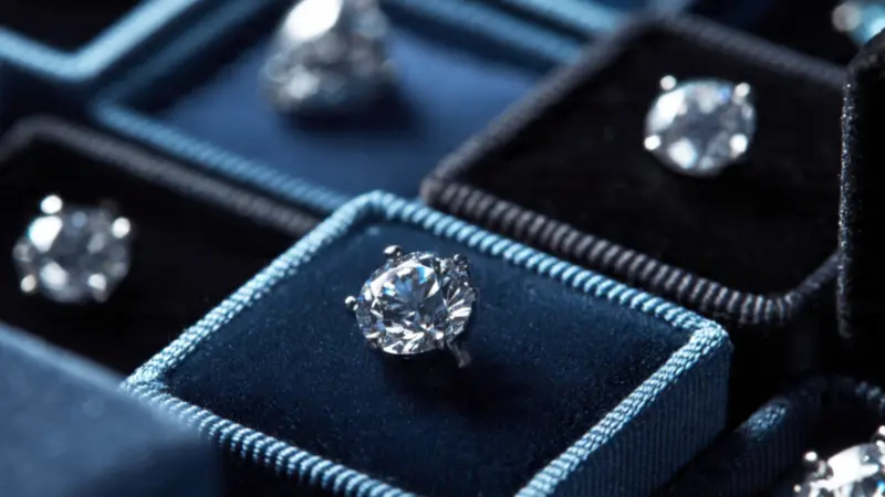 Ever Wonder Why Diamonds Are Kept in Velvet Boxes? Here's the Truth ...