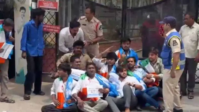 NSUI stages protest at Kishan Reddy's residence over NEET-UG 2026 paper ...