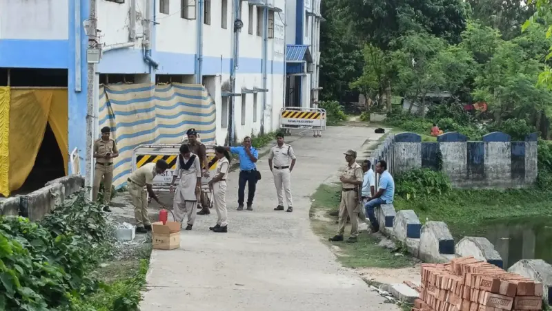 'I Carry My Voter ID and Aadhaar Card': Inside Bengal's Border ...