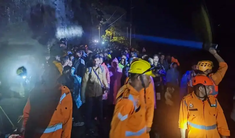 Heavy Rain Disrupts Char Dham Yatra in Uttarakhand | Dailyhunt