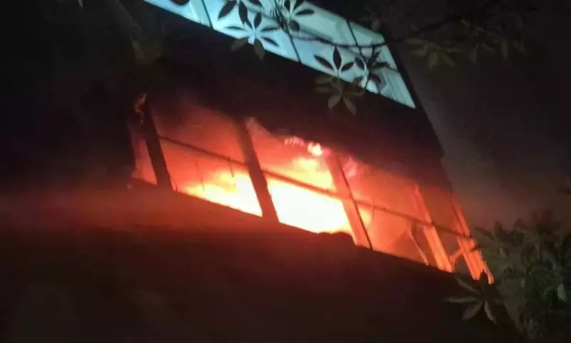 Delhi: Fire Breaks Out at Tata Communications Office in Nehru Place ...