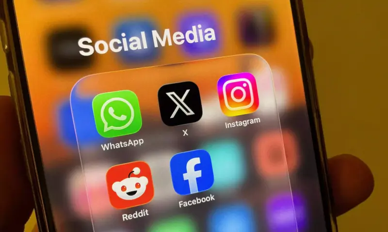 Japan: Govt Panel Proposes Stricter Social Media Rules to Protect ...