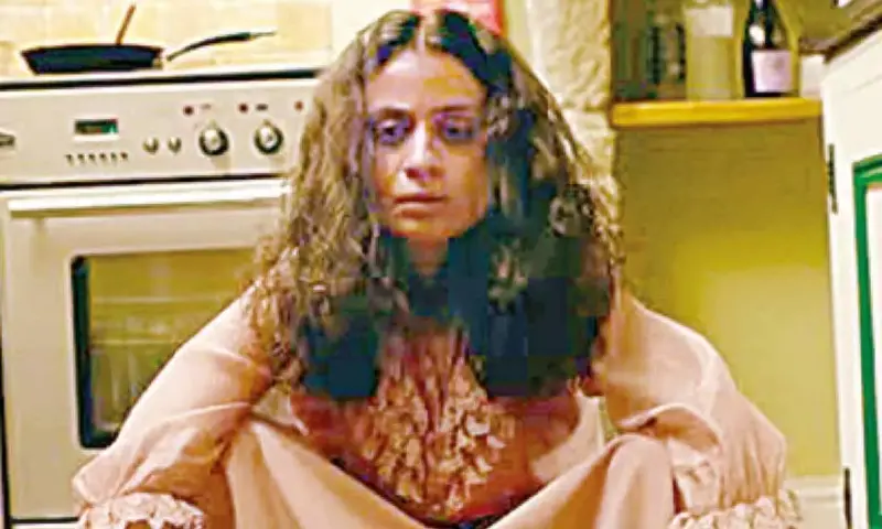 'Lord Curzon Ki Haveli' review: An ambitious black comedy that loses ...