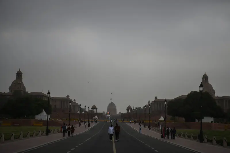 Rain, thunderstorms bring relief from heatwave in Delhi-NCR | Dailyhunt