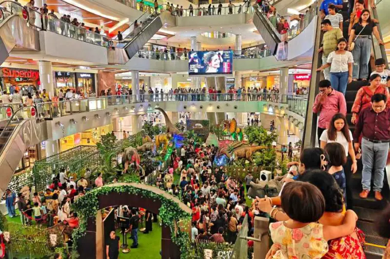 'Crowds like Durga Puja': Dino World rush at South City Mall leads to ...