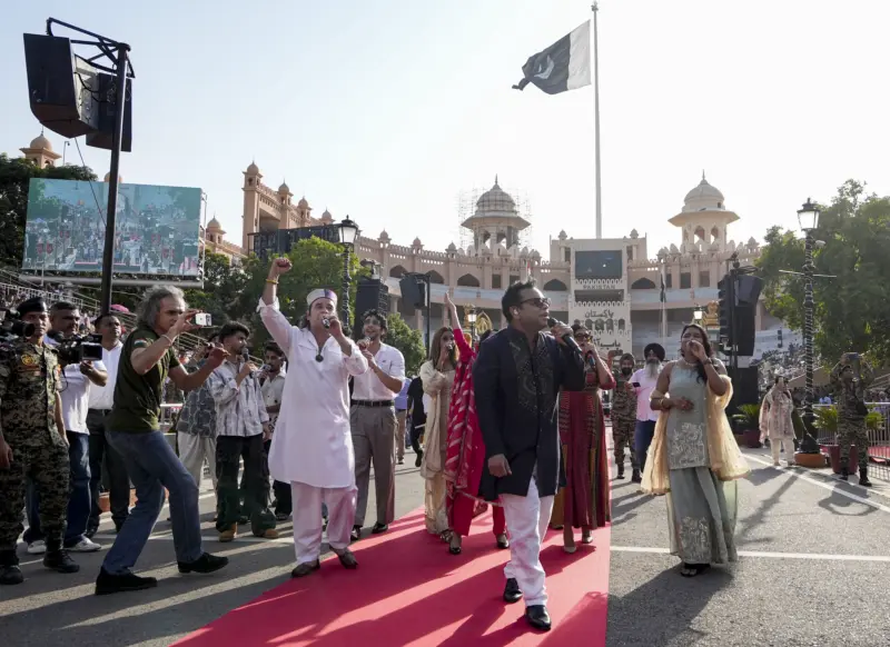 AR Rahman performs at Attari border in tribute to BSF | Dailyhunt