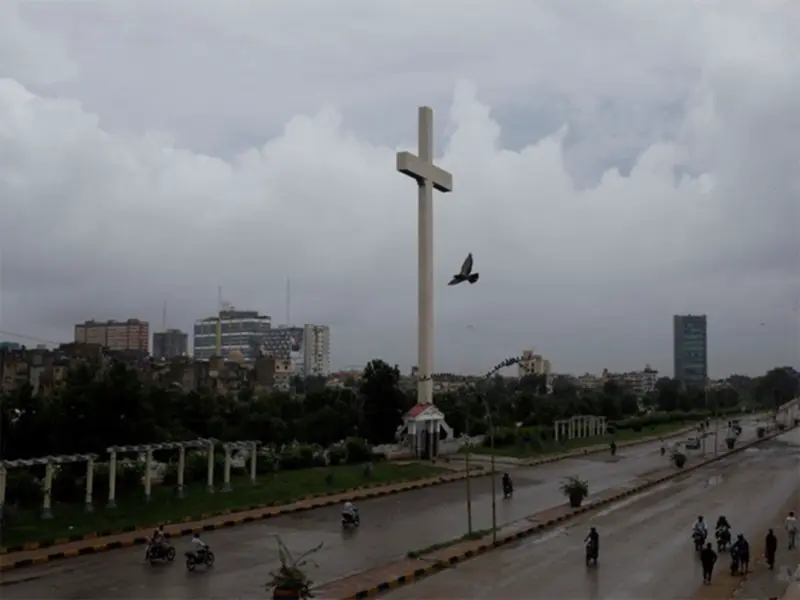 Inflation turns Eid grave visits into costly burden in Rawalpindi ...