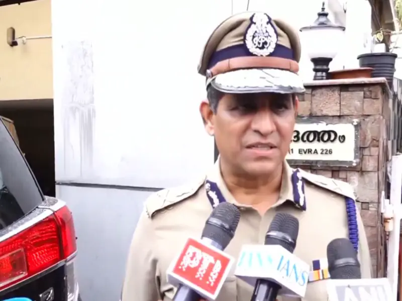 Kerala police register case against eight over attack on ED vehicle ...