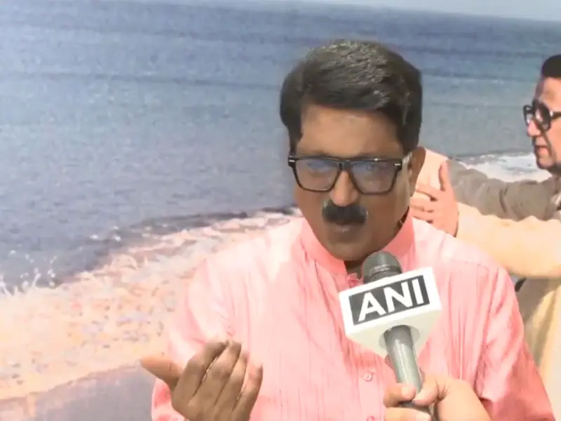 Shiv Sena MP Arvind Sawant demands Dharmendra Pradhan's resignation ...