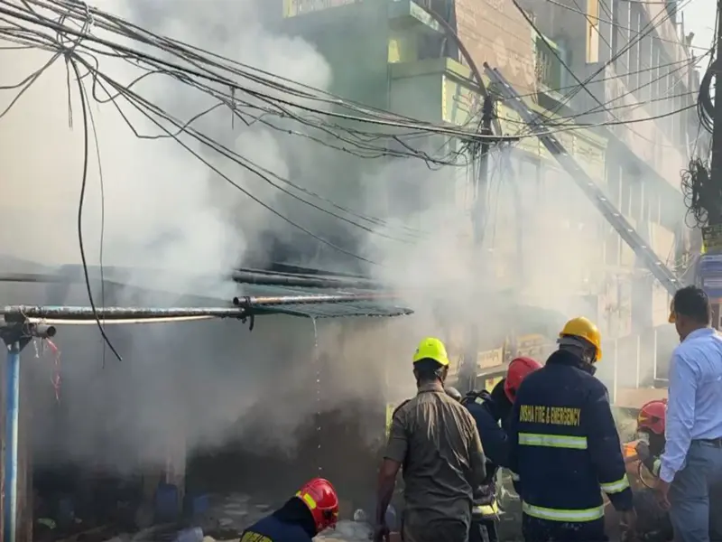 Fire continues to burn at Cuttack fish market hours after outbreak ...