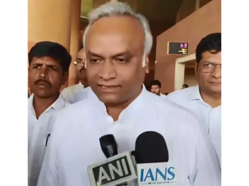 Priyank Kharge rejects concerns over Yathindra Siddaramaiah meeting ...