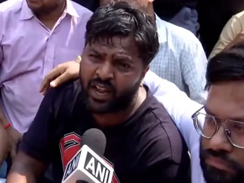 Father of teenager killed in Delhi's Amar Colony demands death penalty ...