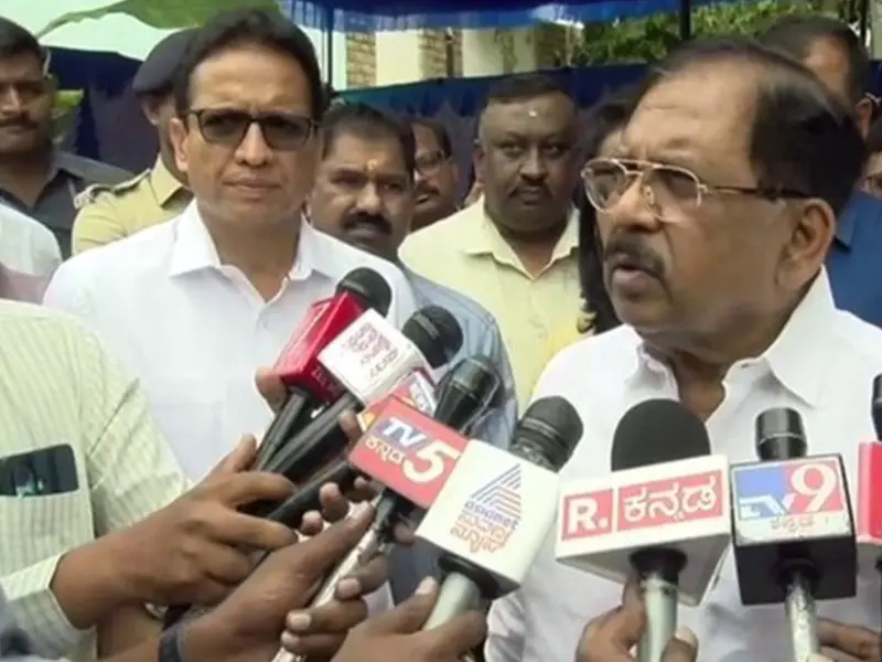 Karnataka deputy CM Parameshwara supports Zameer Khan for ministerial ...