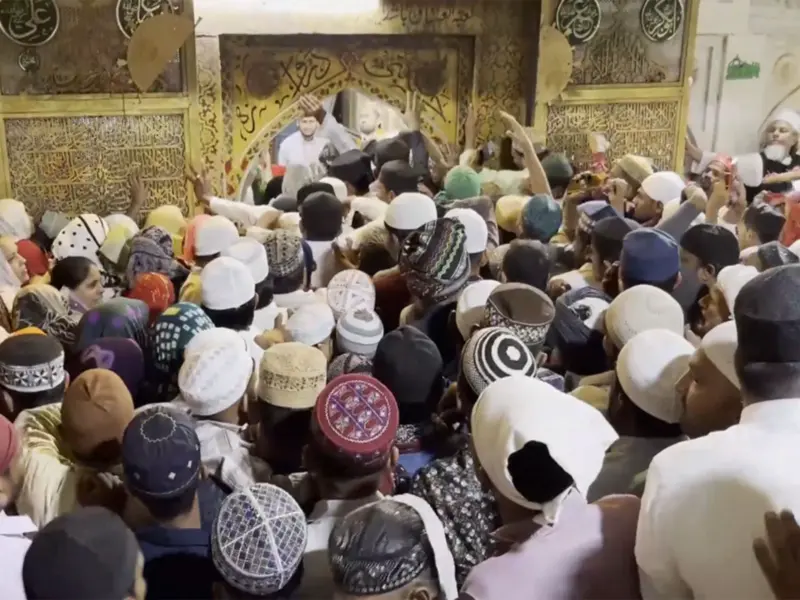 Thousands offer prayers at Ajmer Sharif Dargah on Eid al-Adha | Dailyhunt