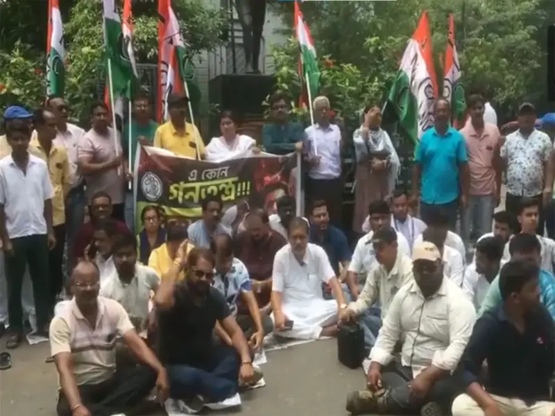 TMC workers protest in West Bengal over attack on Abhishek Banerjee ...