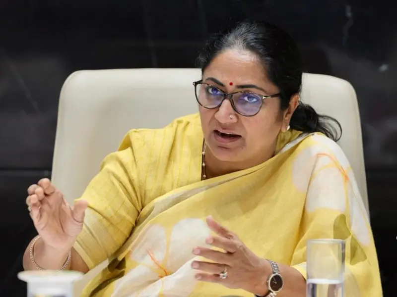 CM Rekha inaugurates 18 Namo Oxygen Parks | Dailyhunt