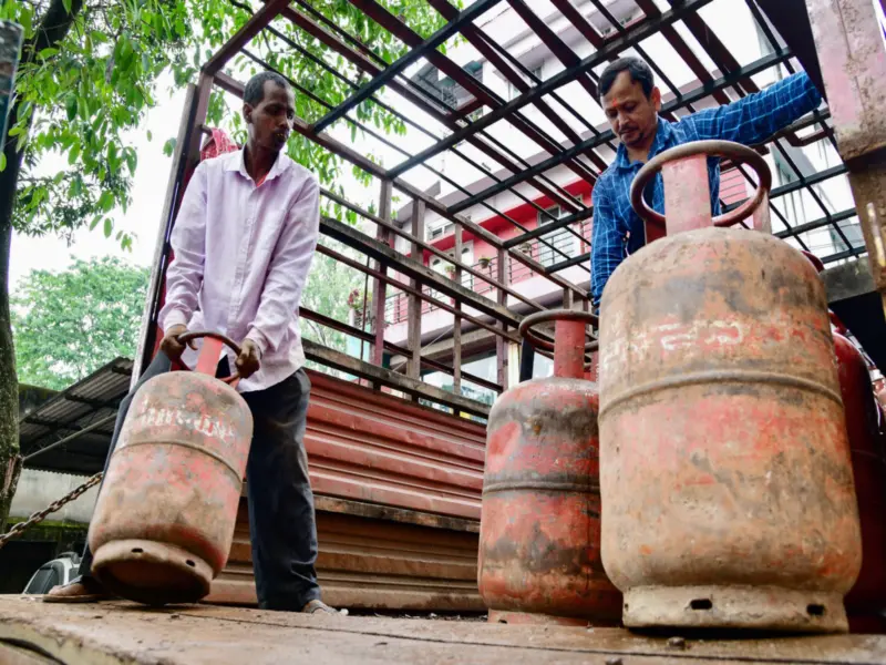 commercial LPG cylinder prices rise again, Congress criticises PM Modi ...