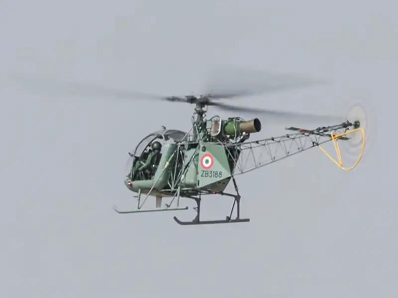 Major General and two pilots injured in Indian Army helicopter crash in ...