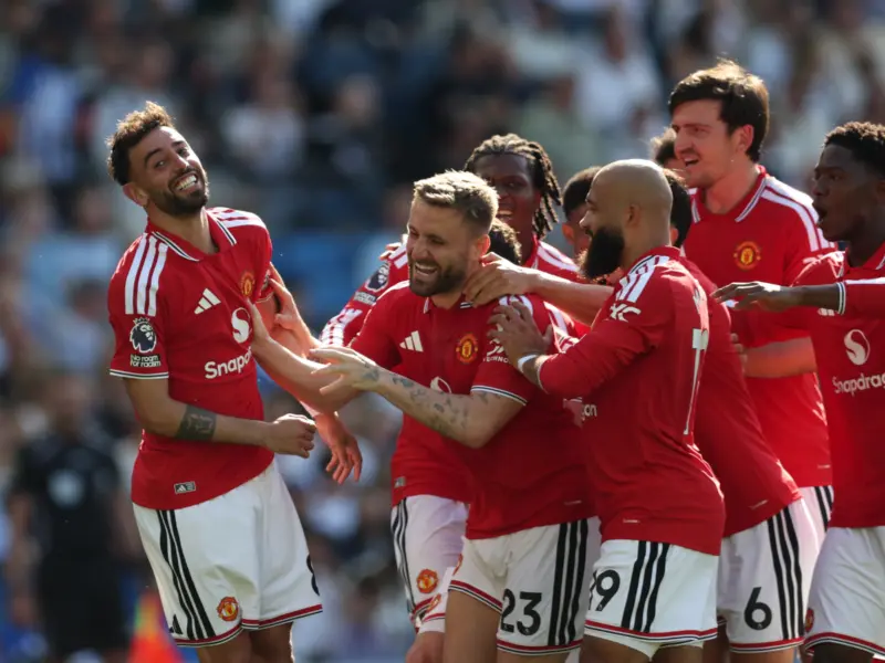 Manchester United's Financial Crisis Over? Club Makes Massive Revenue ...